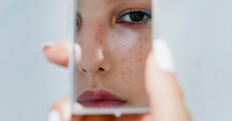 Dismorfia corporal: saiba o que é, os sintomas e tratamento