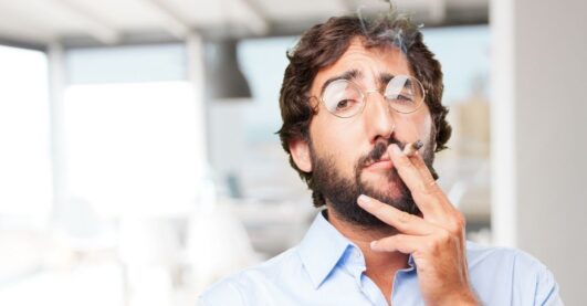 Fumar maconha causa envelhecimento precoce, mostra estudo