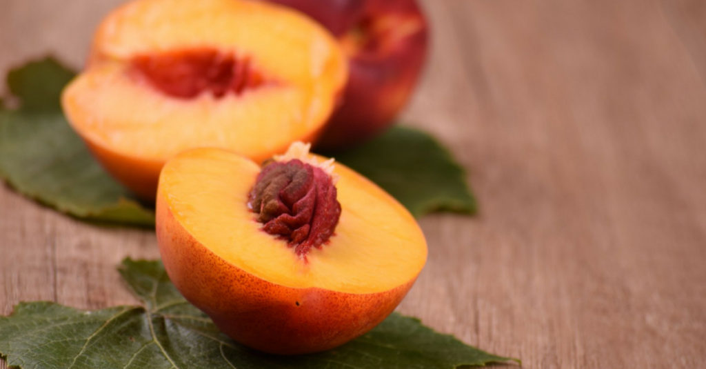 8 Benefícios do pêssego para a saúde e como consumir essa fruta