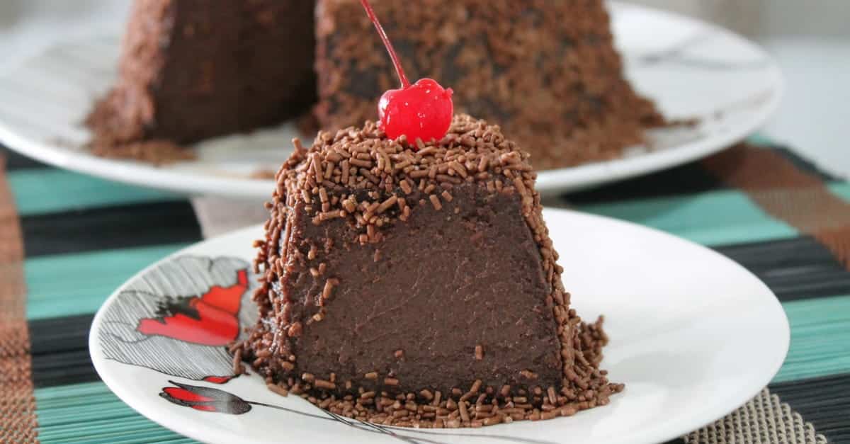 Bolo de brigadeiro: 10 receitas para servir nas festas de família