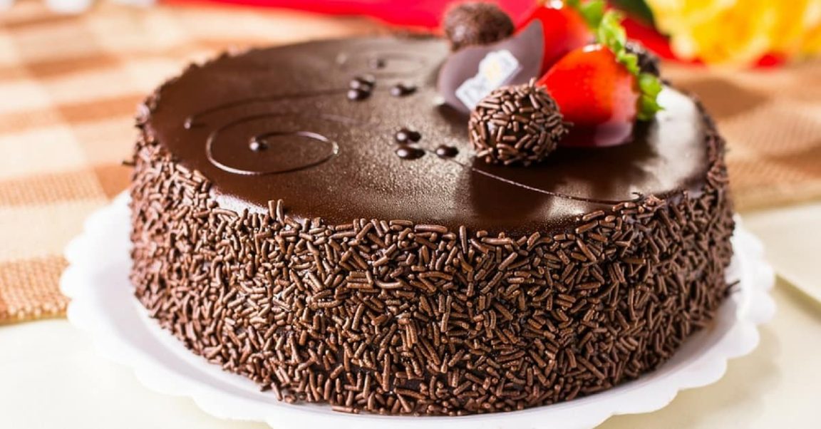 Bolo de brigadeiro: 10 receitas para servir nas festas de família