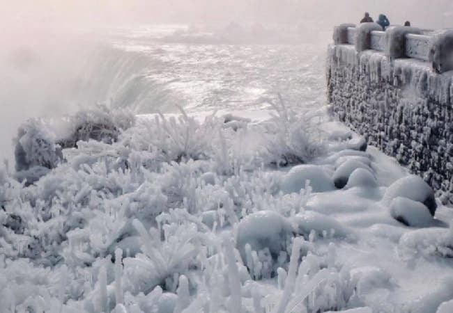 Moradores da Rússia e Canadá “congelam” com temperaturas extremas