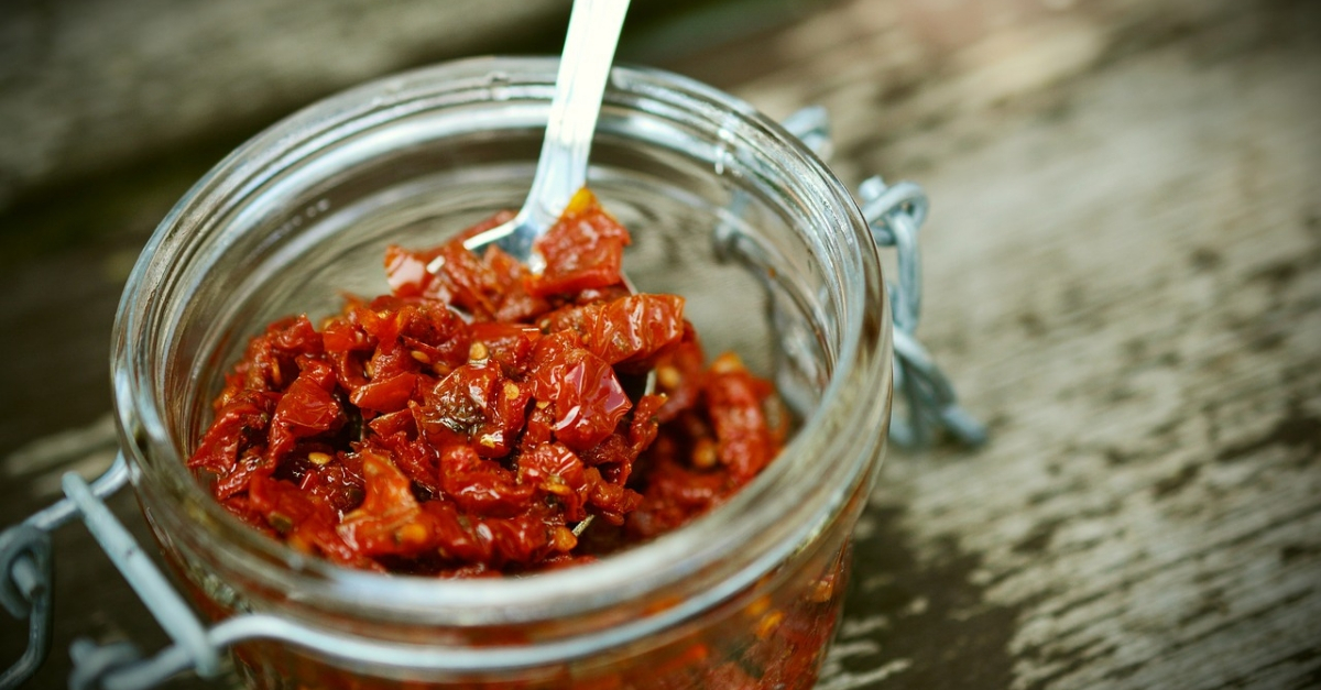 Como fazer tomate seco em casa