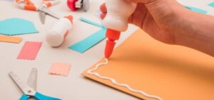 Como tirar cola de roupa: passo a passo sem danificar o tecido