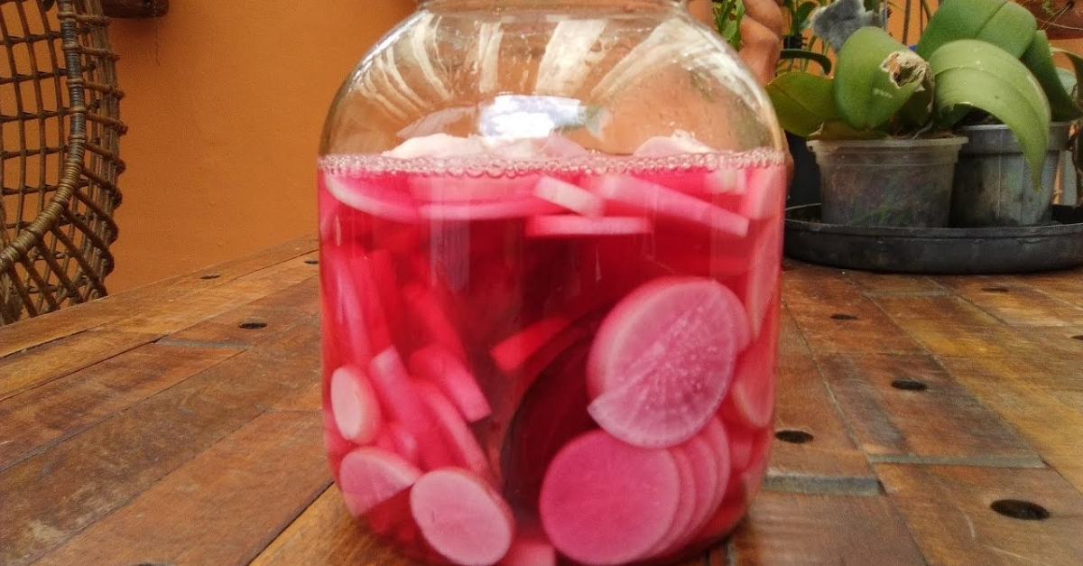 Como fazer conserva de rabanete: 2 receitas fáceis