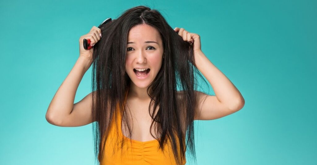 Corte químico no cabelo: saiba o que é e como consertar