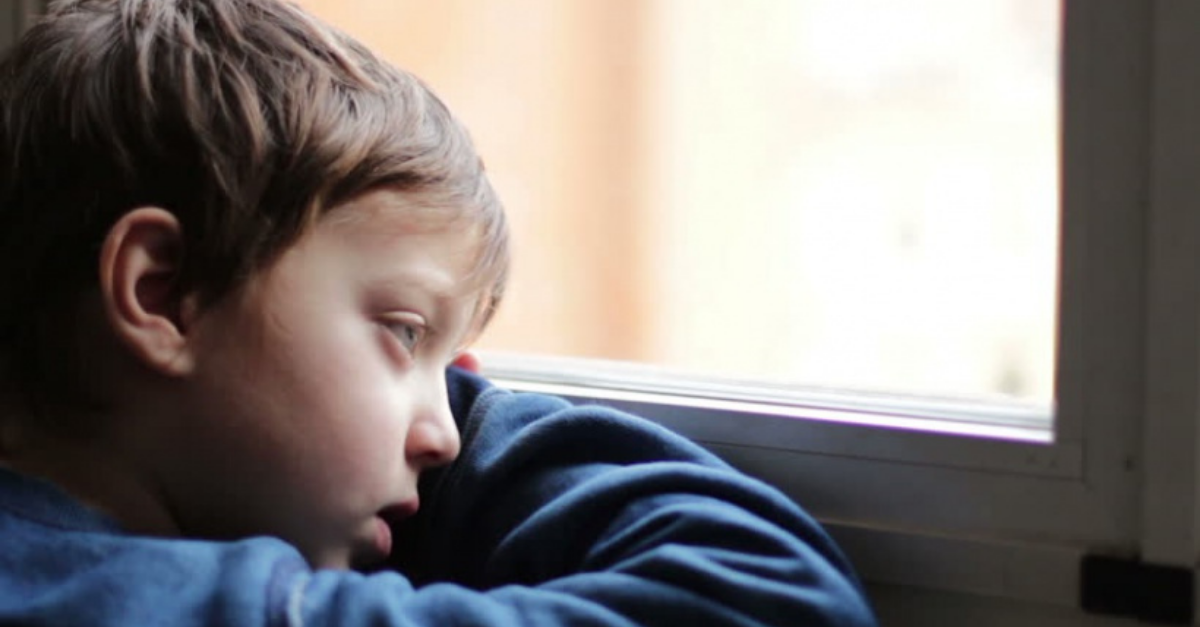 Como identificar a tristeza em crianças e ajudá-las a lidar com o ...