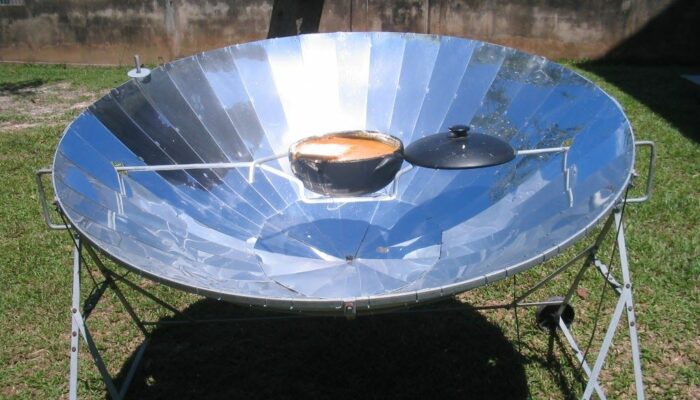 Fogão solar da USP ajuda a economizar no gás, melhorar a saúde e ...
