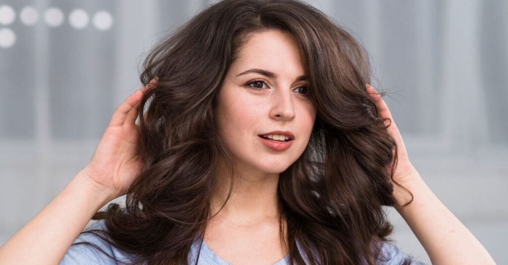 Cortes para cabelos volumosos: 8 ideias para renovar o visual