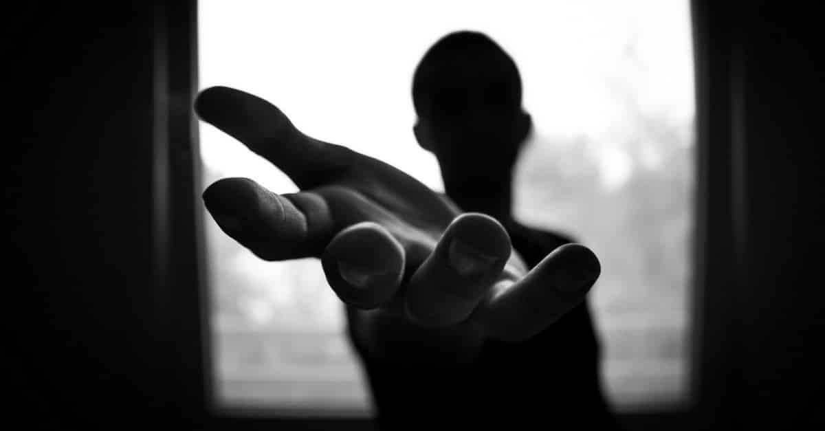 6 sinais de uma pessoa mal-agradecida e como se afastar dela