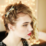 10 Ideias de penteados para cabelos cacheados para você arrasar!