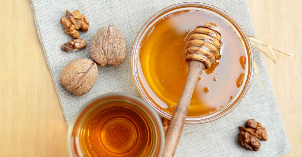 8 maneiras de descobrir se o mel é verdadeiro