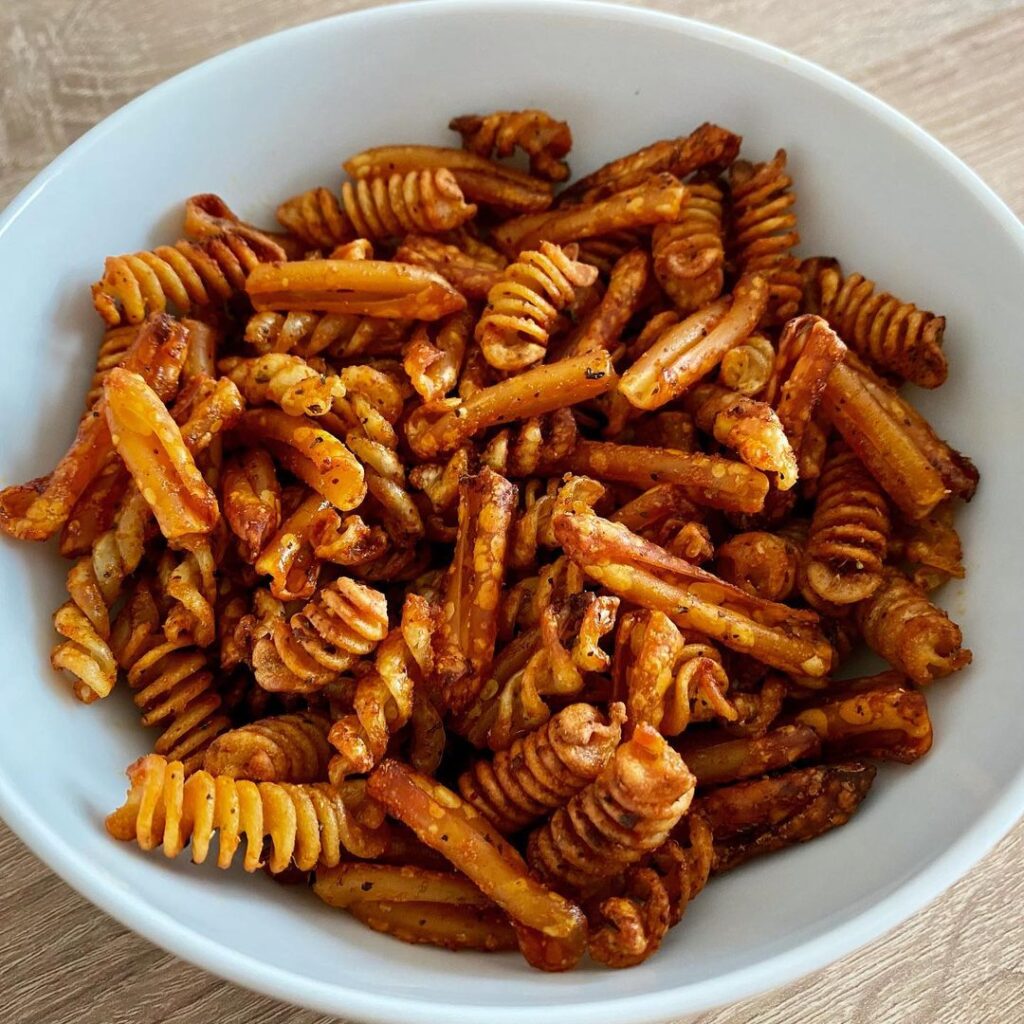 Macarrão diferente é tendência do Tik Tok: faça pasta chips em casa