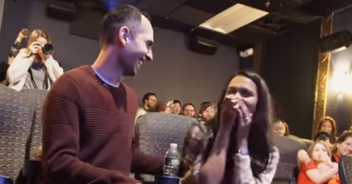Ele recriou filme da Disney para pedir a namorada em casamento