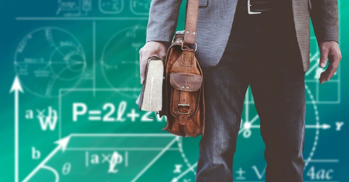 Professor ensina aluno no hospital