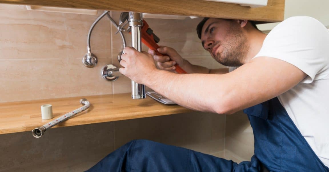 Quais profissionais chamar para fazer reparos e obras em casa?