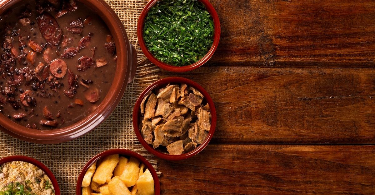 9 Opções de acompanhamento para feijoada