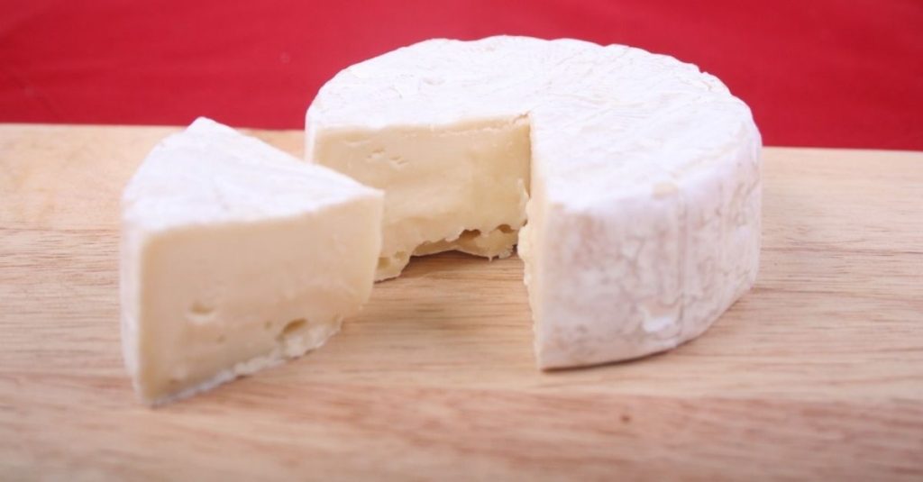 Como fazer queijo caseiro delicioso e mais saudável