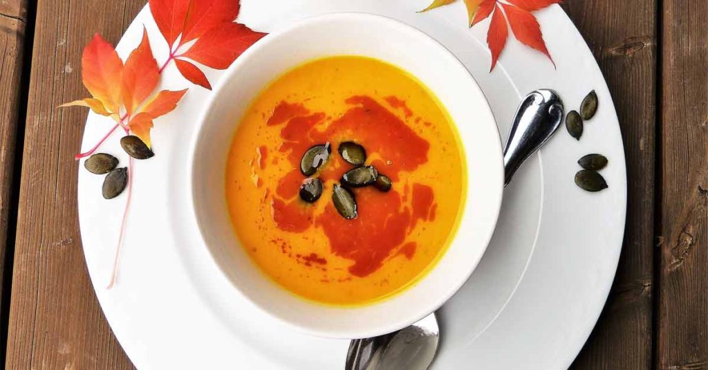 7 Receitas de sopas detox deliciosas para emagrecer