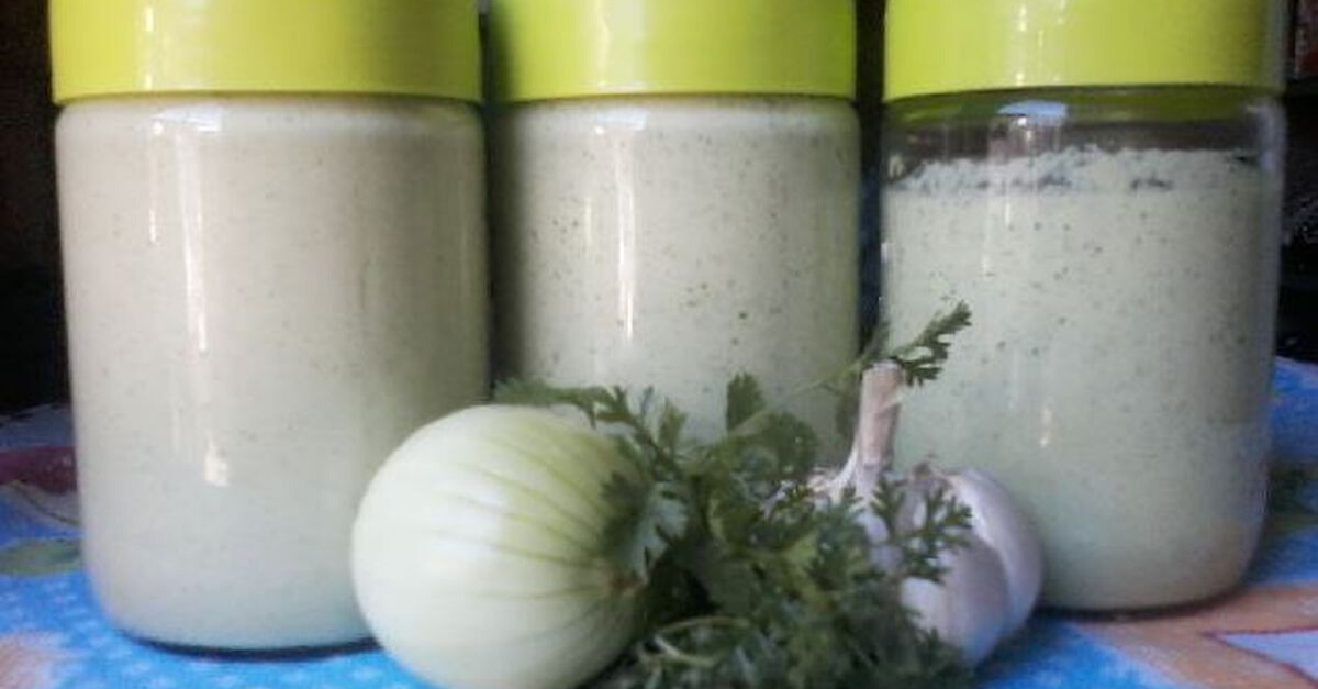 Como fazer tempero caseiro de alho: 8 versões fáceis para o dia a dia