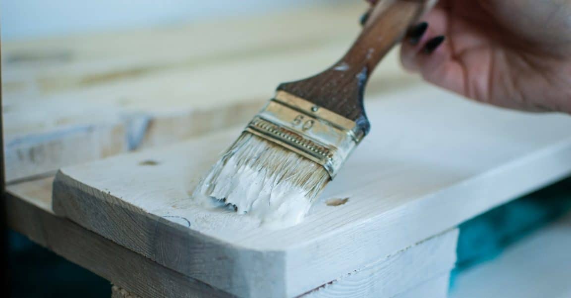 Como pintar móveis em casa: passo a passo para um resultado perfeito