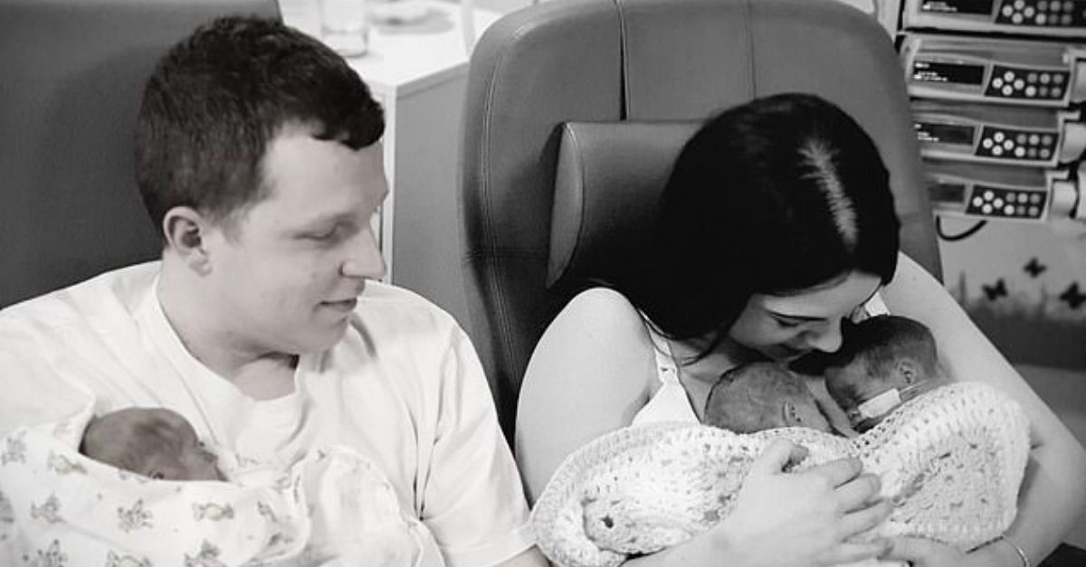 Com apenas 26 anos ela viveu a raridade de ter trigêmeos idênticos