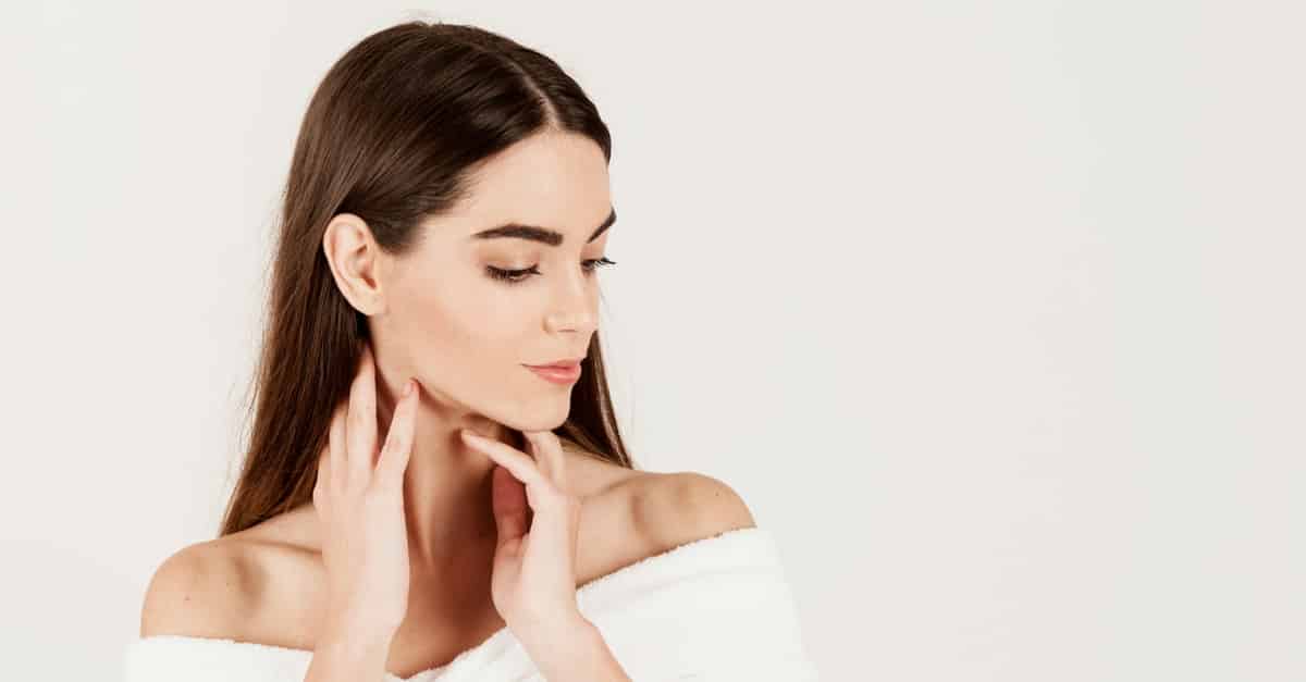 Técnica natural para cuidar da pele do pescoço