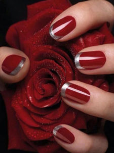 Unhas decoradas vermelhas: 12 modelos para se inspirar